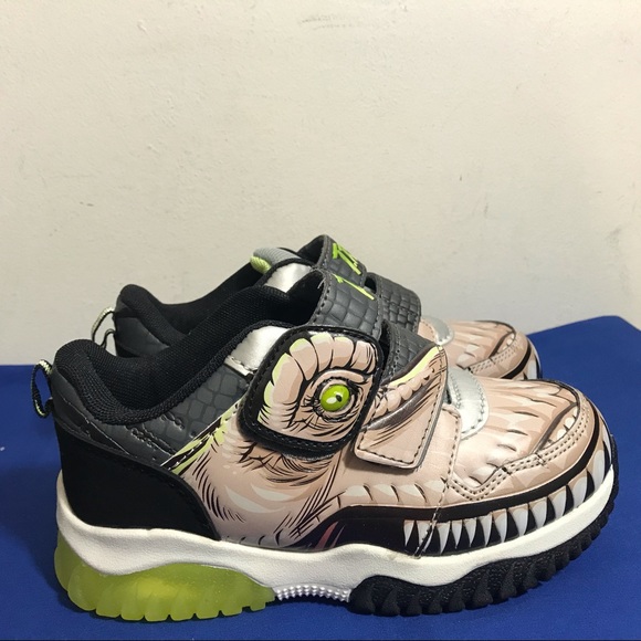 Jurassic World | Shoes | New Jurassic World Trex Sneakers Light Up ...